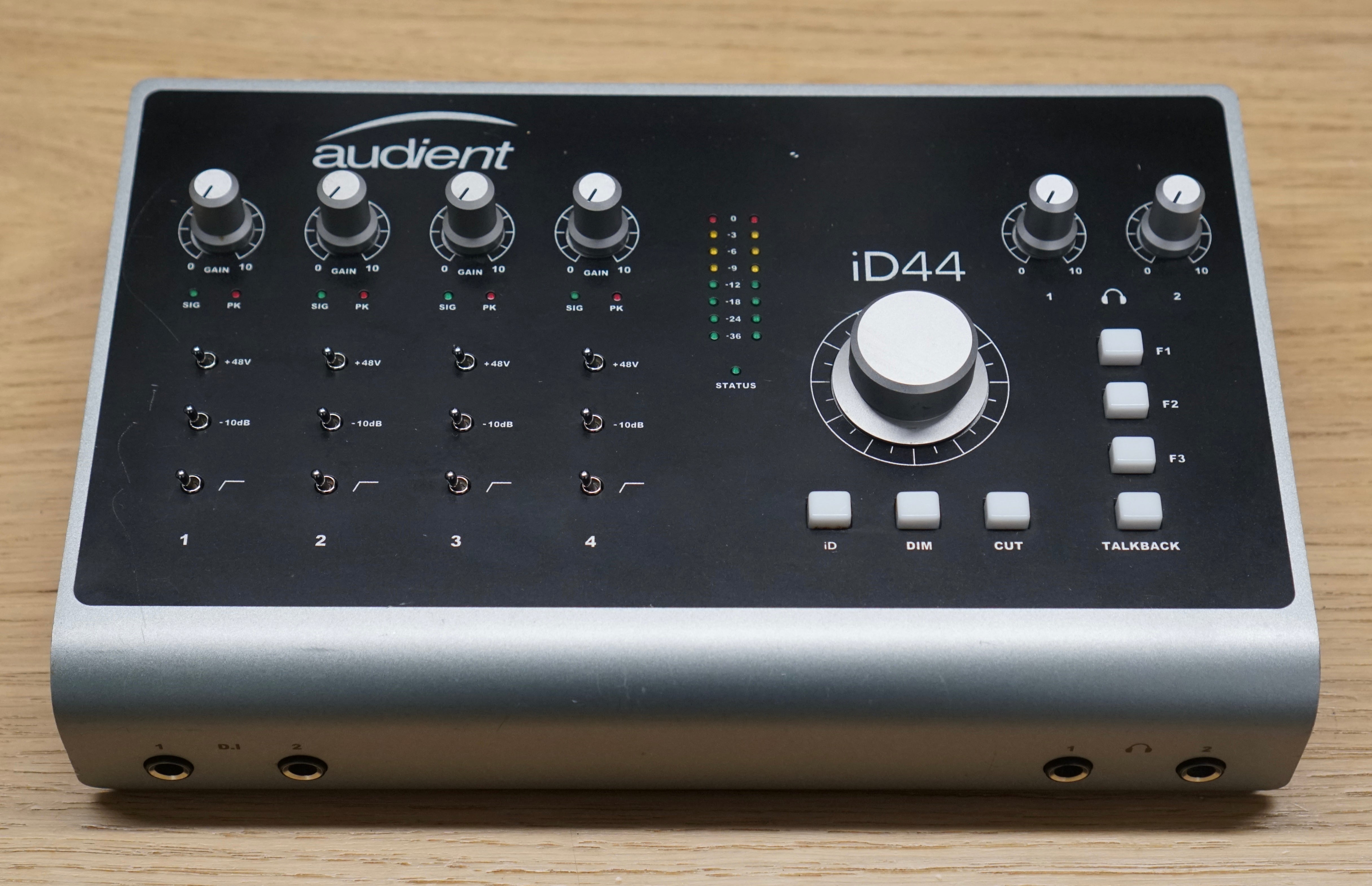 Audient iD44 – Make Noise Pro Audio