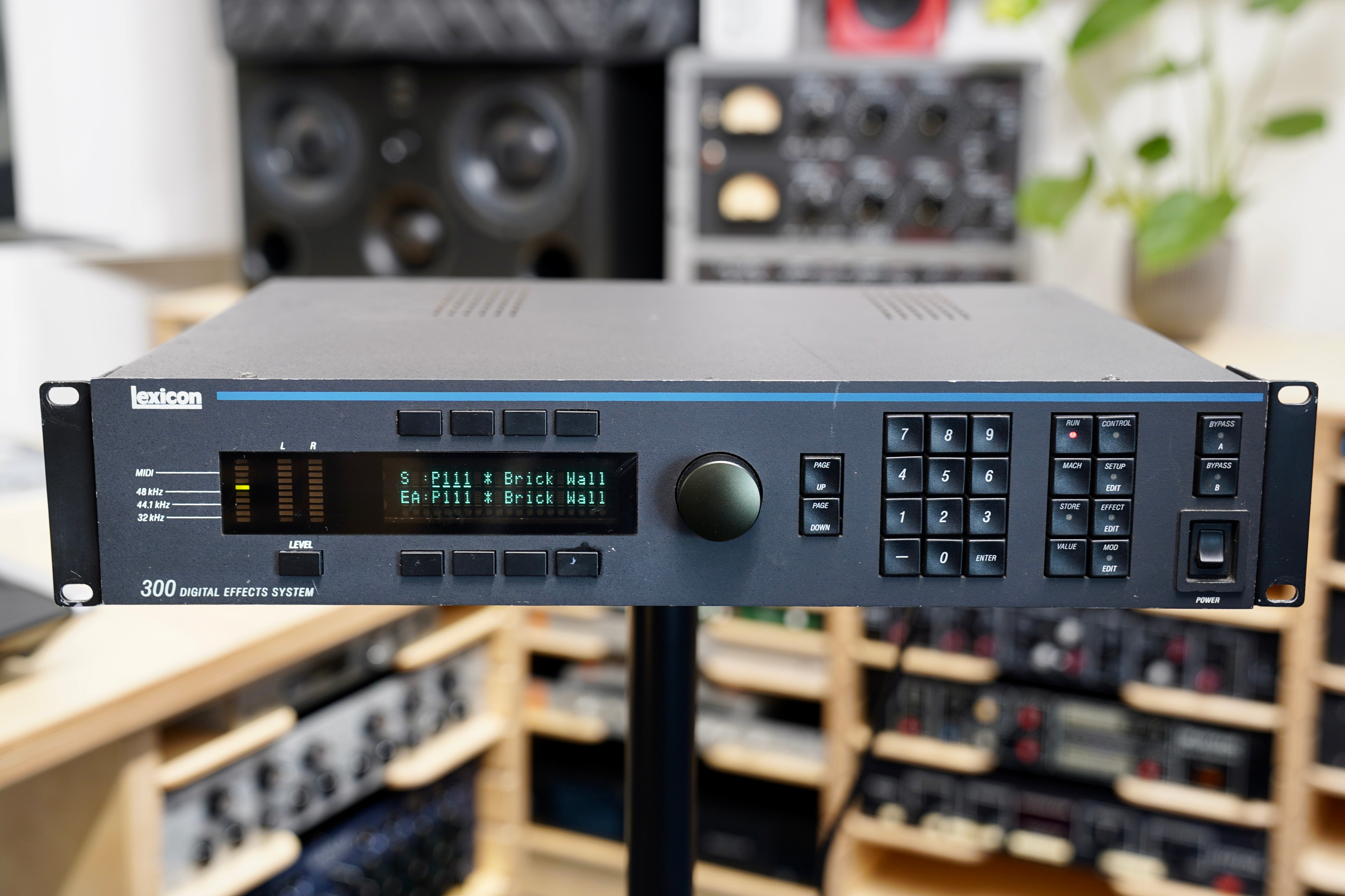Lexicon 300 Digital Effects System – Make Noise Pro Audio