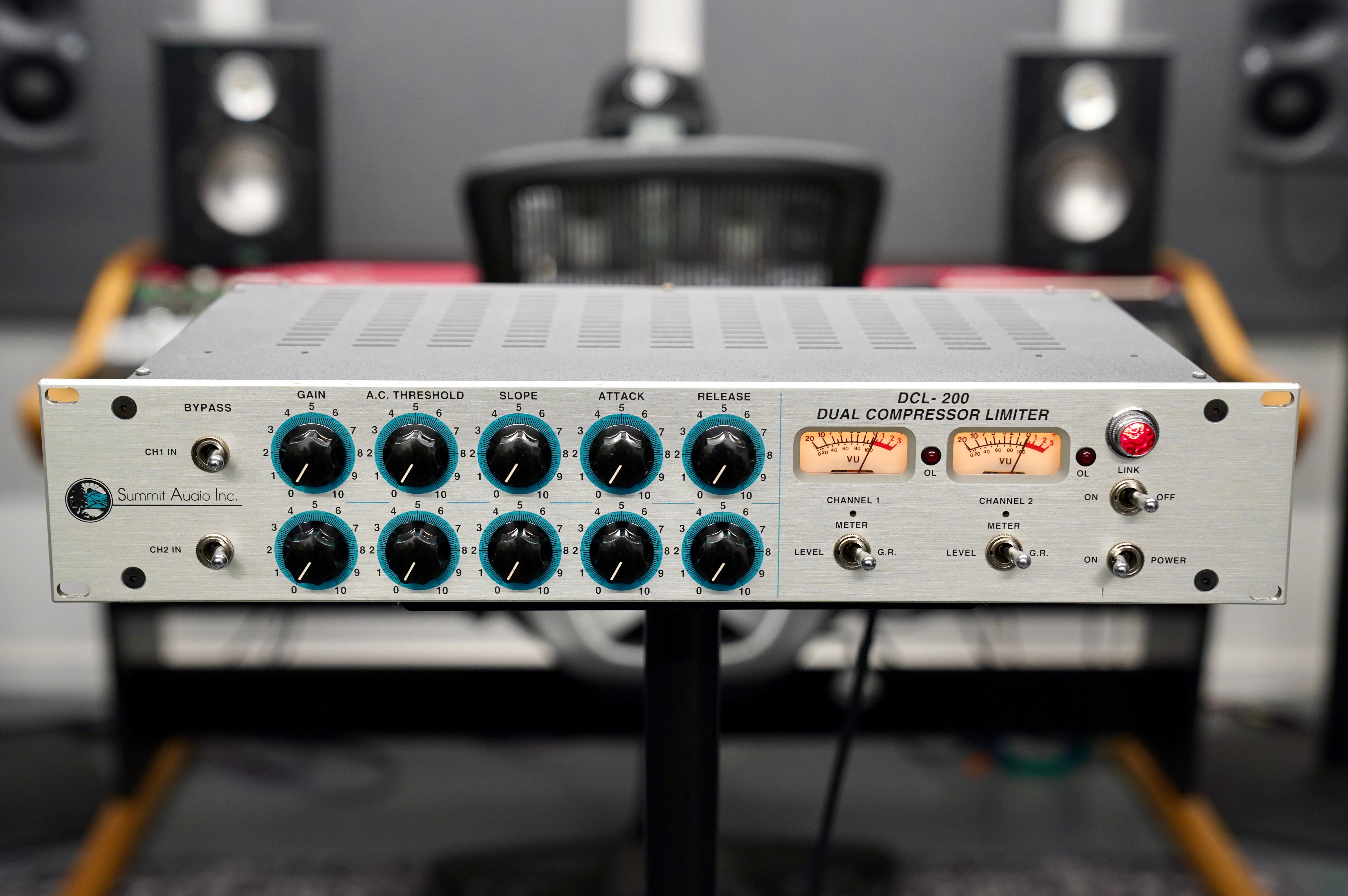 Summit DCL-200 Dual Compressor Limiter – Make Noise Pro Audio