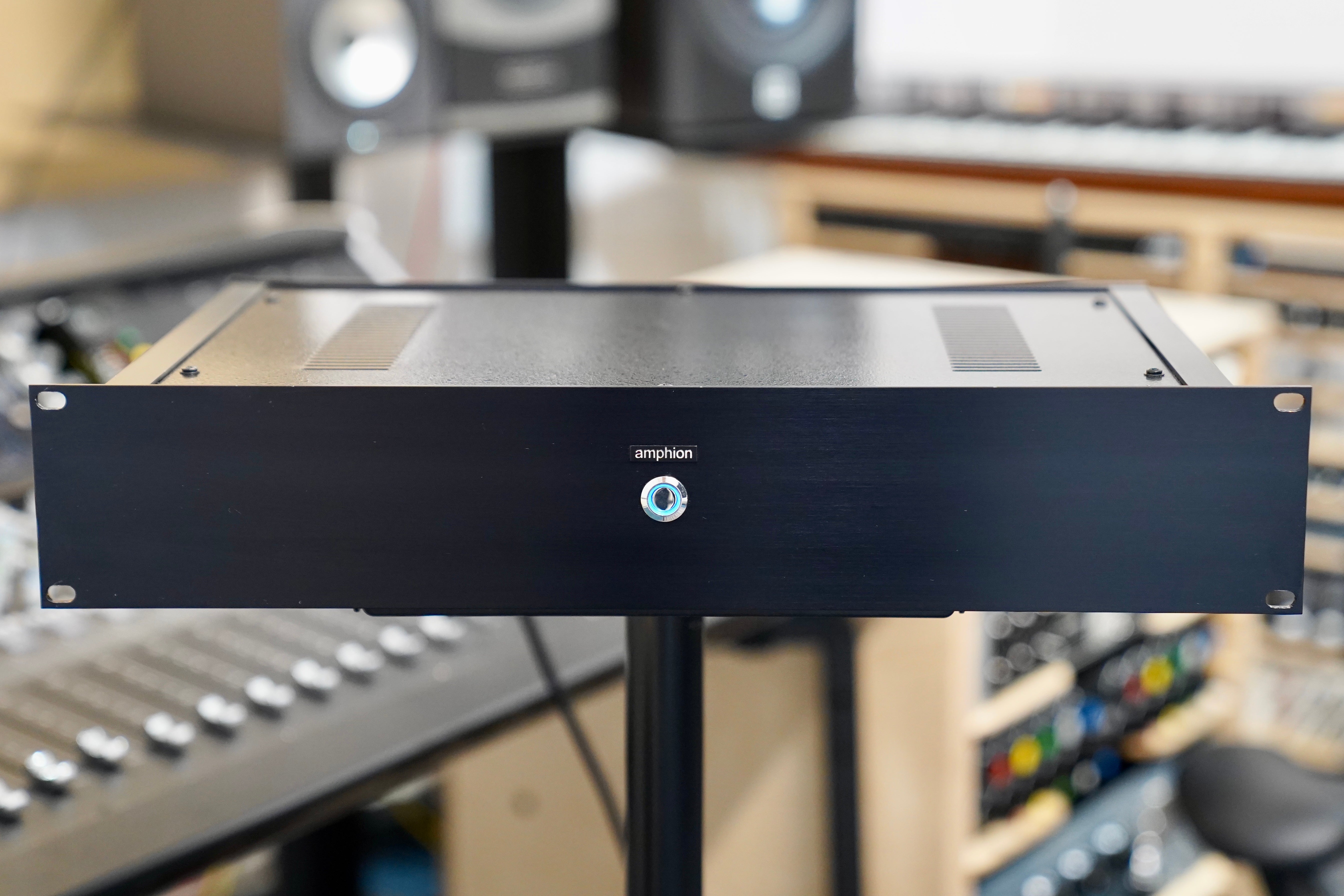 Amphion Amp100 Amplifier – Make Noise Pro Audio
